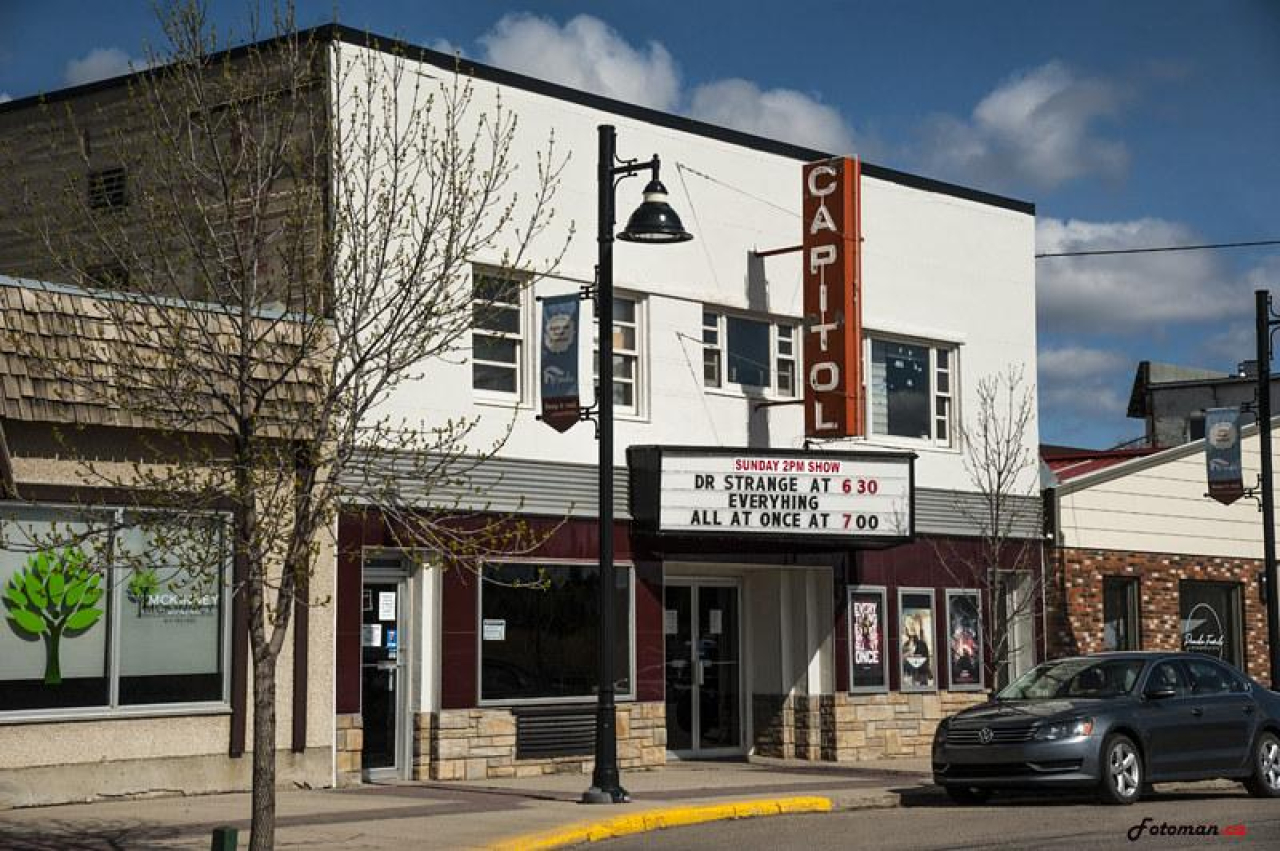 Glowing With Style: The Neon Cast Trend - Daniel Oren