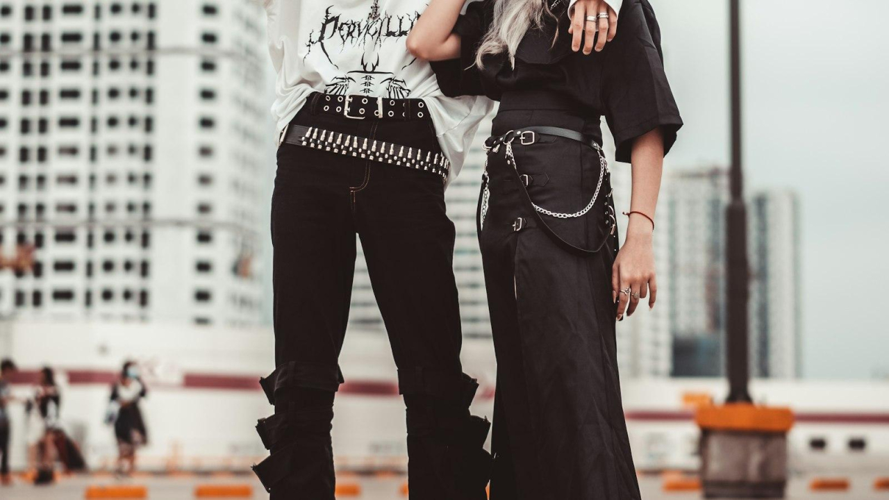 The Carter Brothers: Exploring the Lives of Nick and Aaron - Daniel Oren