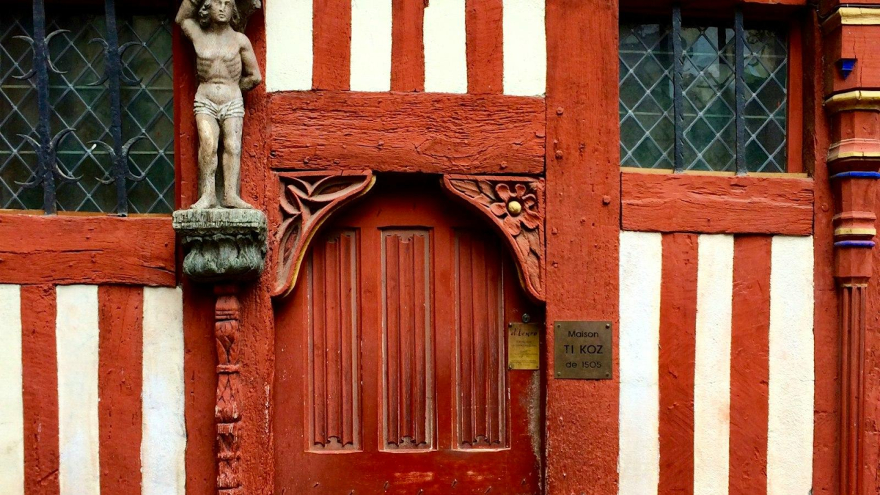 Meet Adam Sandler's Daughters: A Look into His Family Life - Daniel Oren