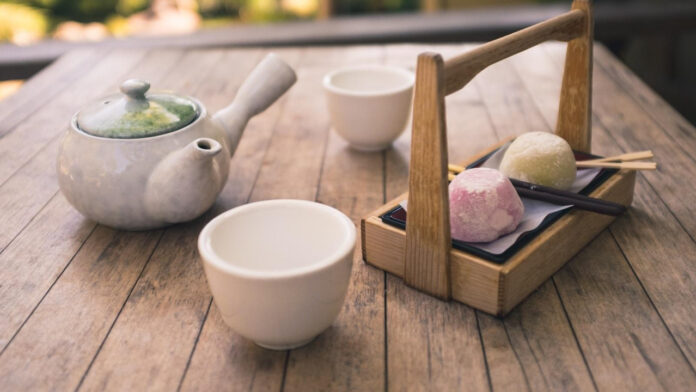 The Iced Tea Daughter: A Refreshing Take on Family Traditions - Daniel Oren